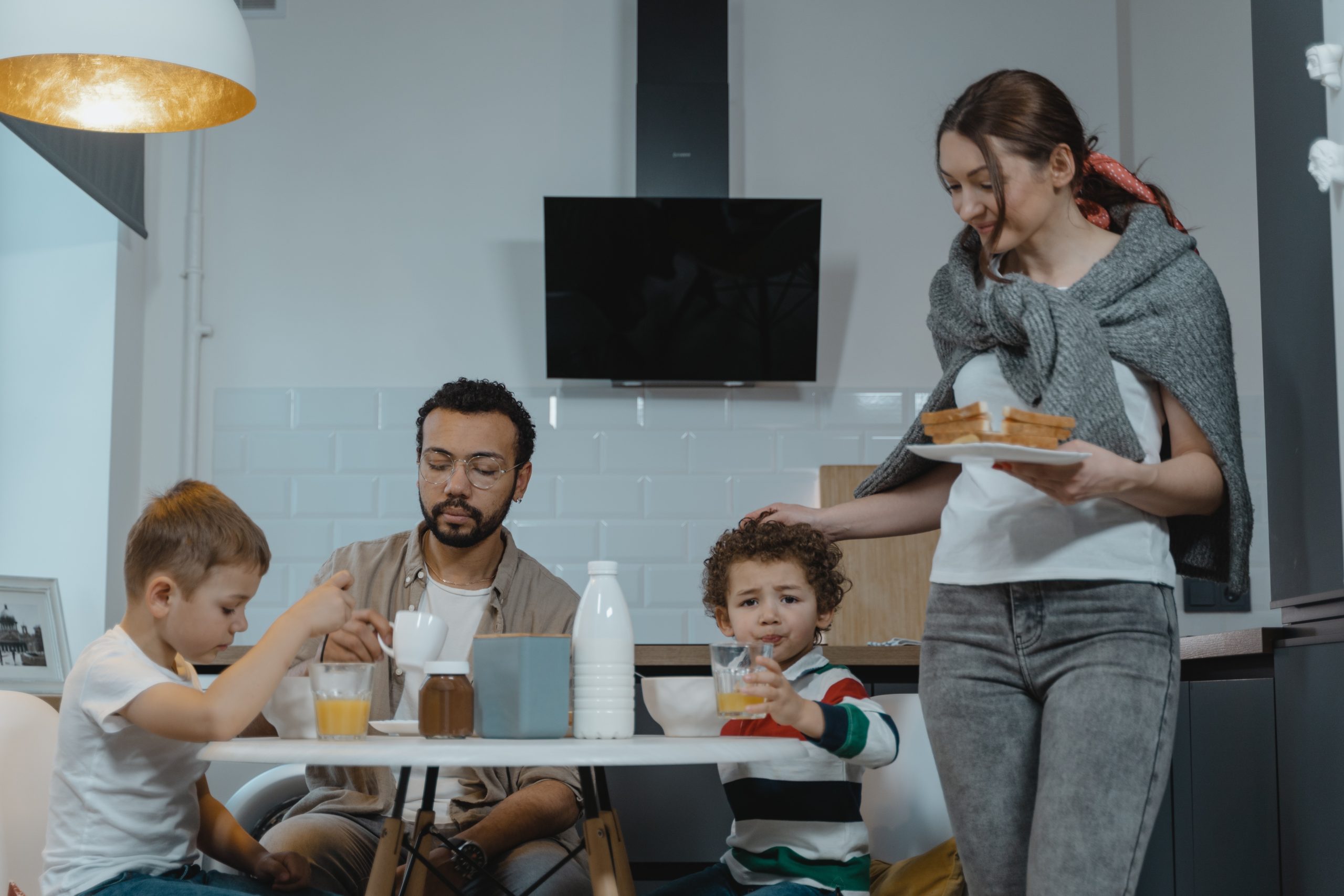 A Parent’s Ultimate Guide to Feeding Kids Healthy Carbs - Kitch'N Giggles